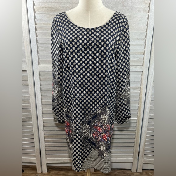 Gilli | Dresses | Gilli Long Sleeve Shift Dress Navy Medallion ...